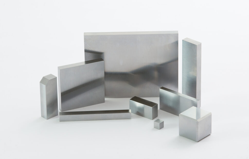 カスタムプレート販売 – 有限会社エムテーエス 山形県精密機械設計・制作